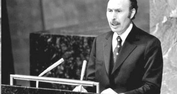 COLLOQUE NATIONAL EN HOMMAGE AU DÉFUNT PRÉSIDENT HOUARI BOUMÉDIÈNE : L ...