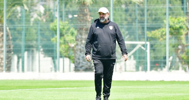 Abdelhak Benchikha, entraîneur de l’USMA : « Rien n’est encore acquis